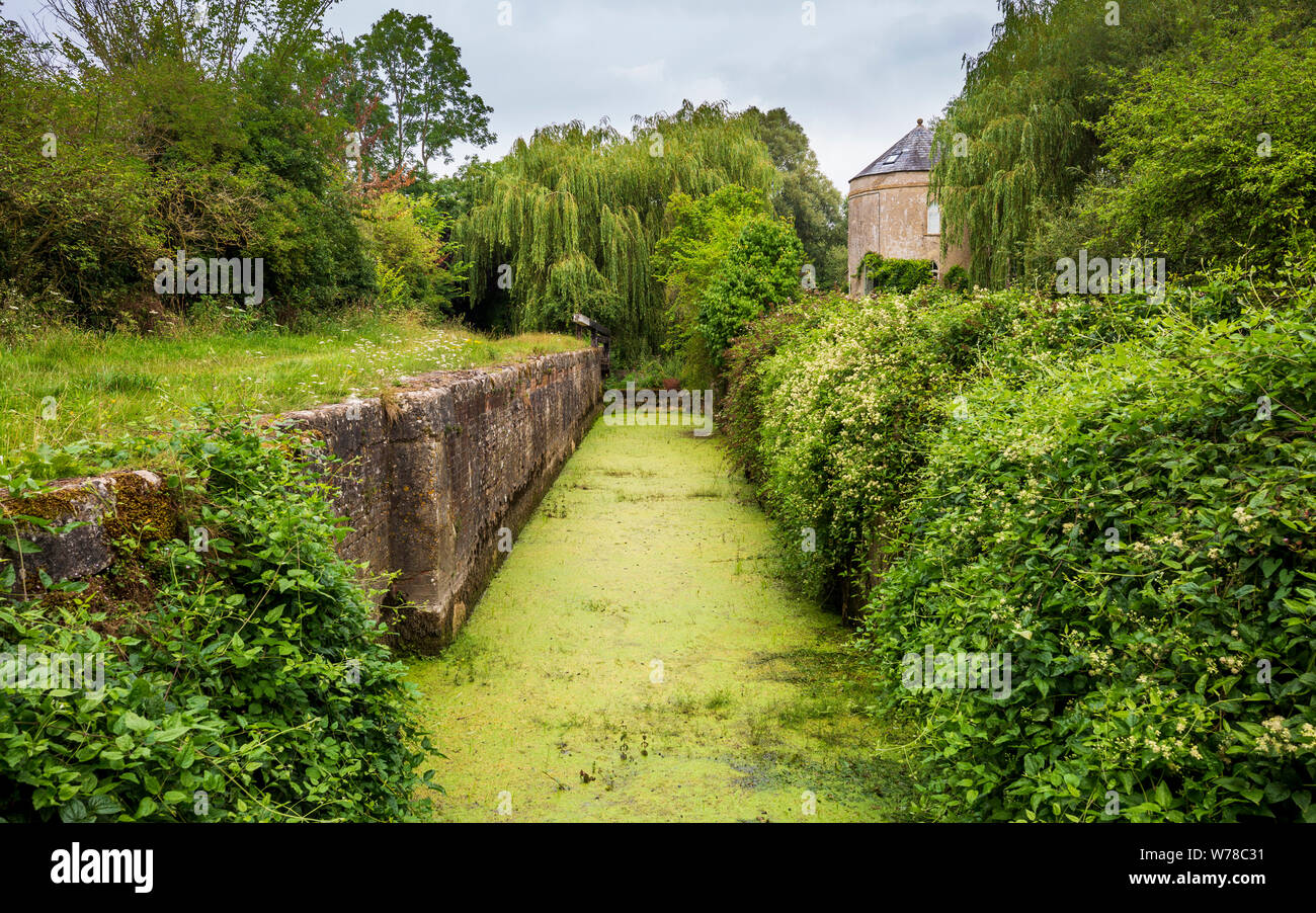 The disused Cerney Wick Lock and canal Roundhouse on the Thames and ...