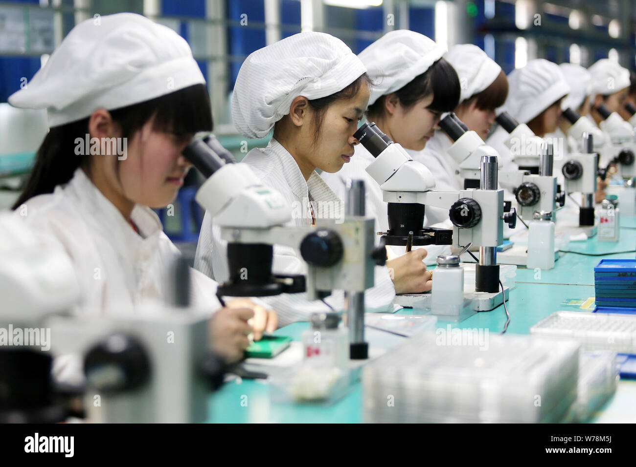 Mobile phone production line hi-res stock photography and images - Alamy
