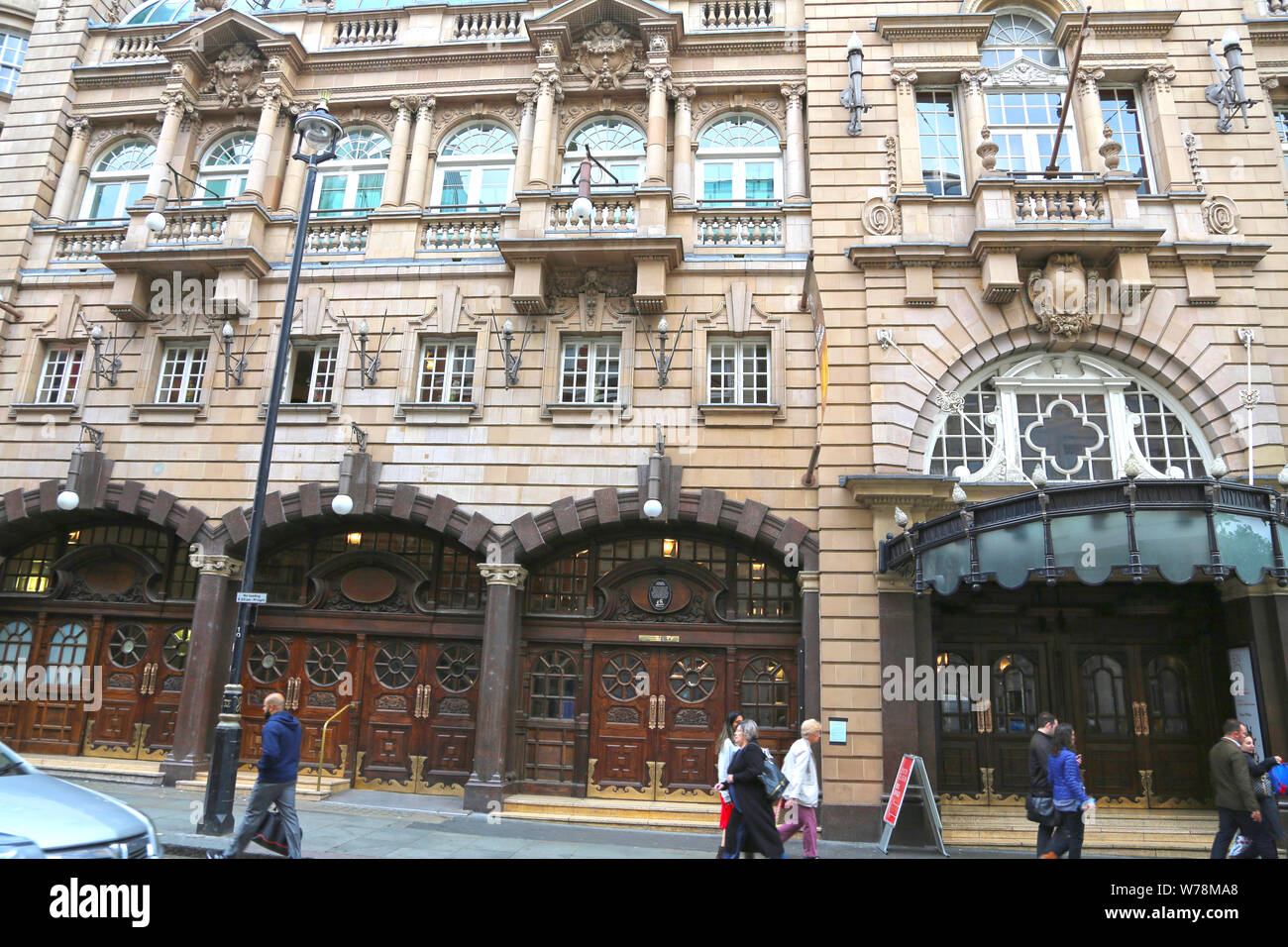 Frank matcham hi-res stock photography and images - Alamy
