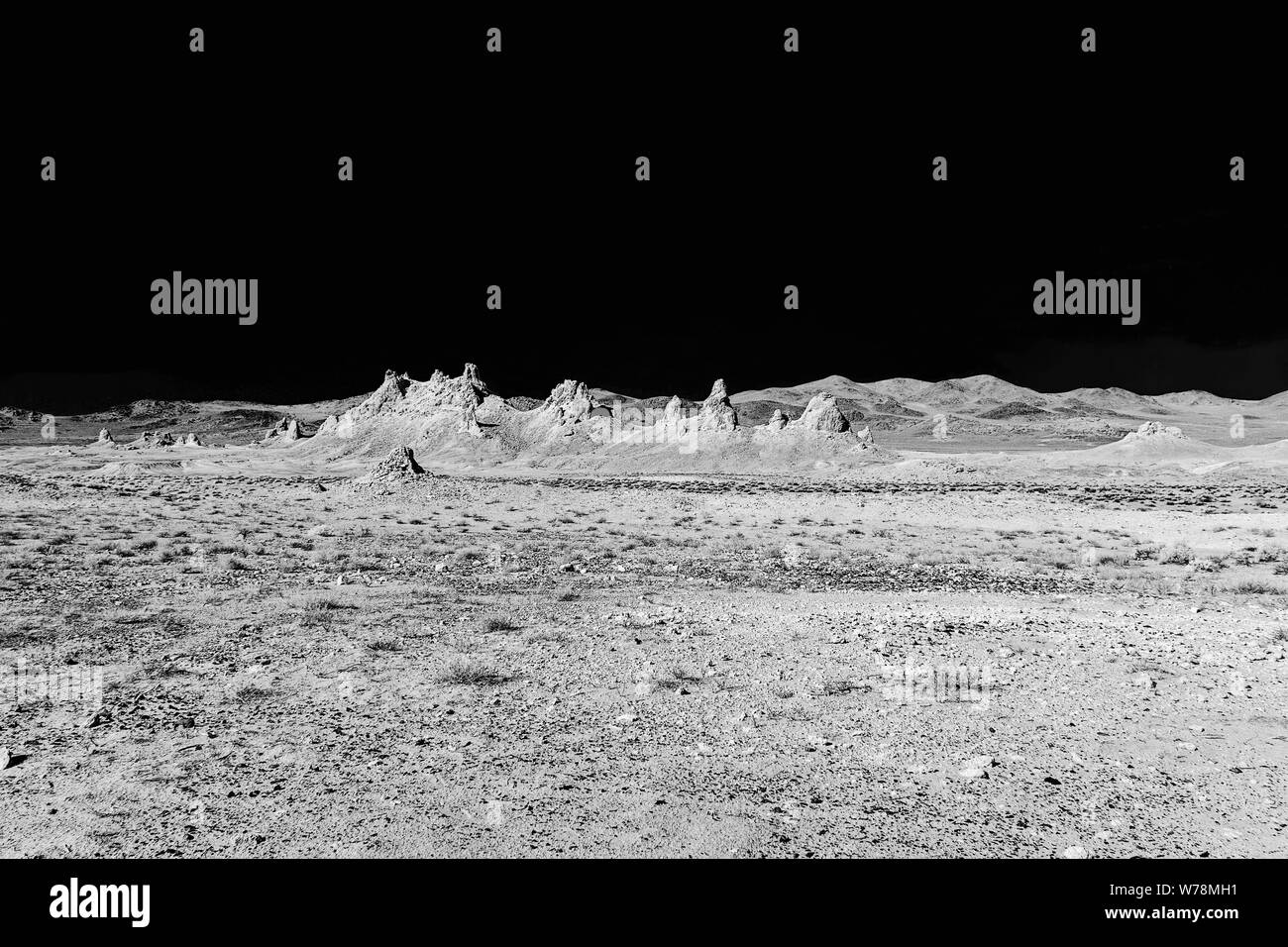 Cold desert hi-res stock photography and images - Alamy