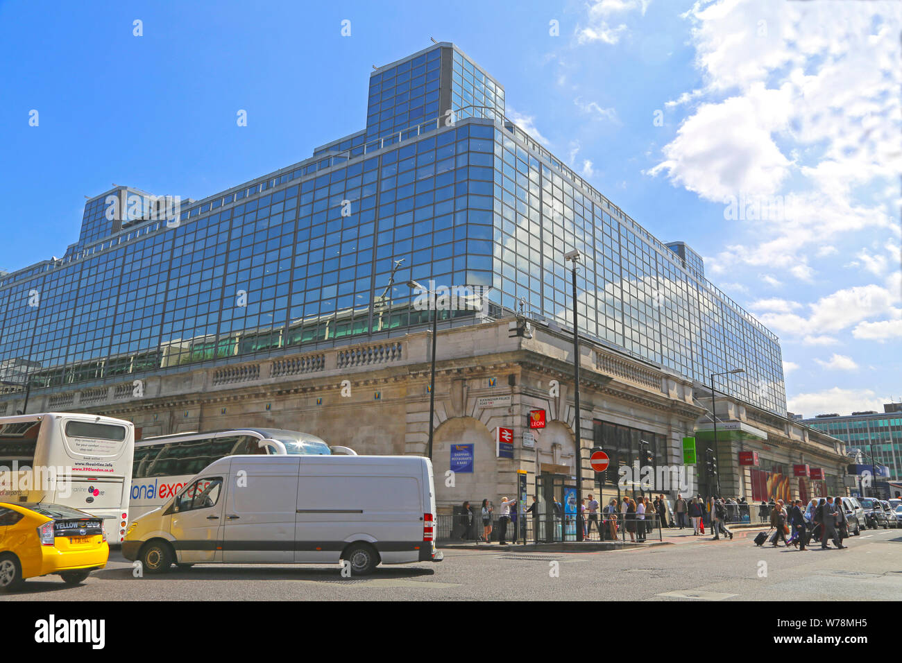 Victoria place shopping centre hi-res stock photography and images - Alamy