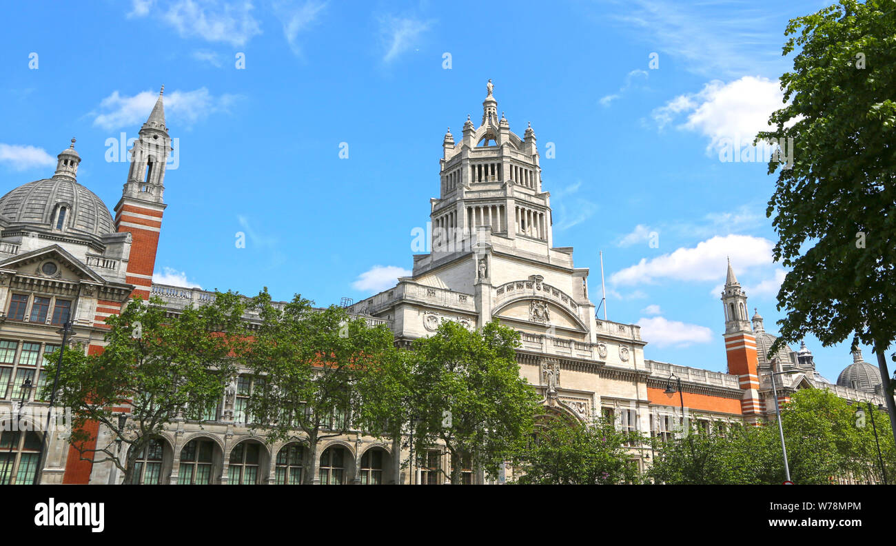 Outside view british museum london hi-res stock photography and images ...