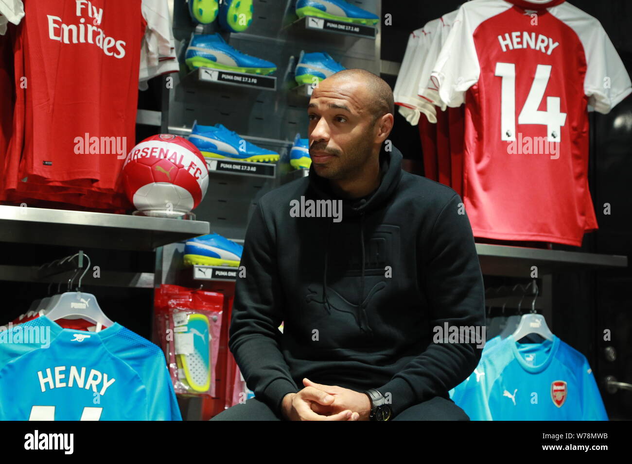 French soccer player thierry henry hi-res stock photography and images ...