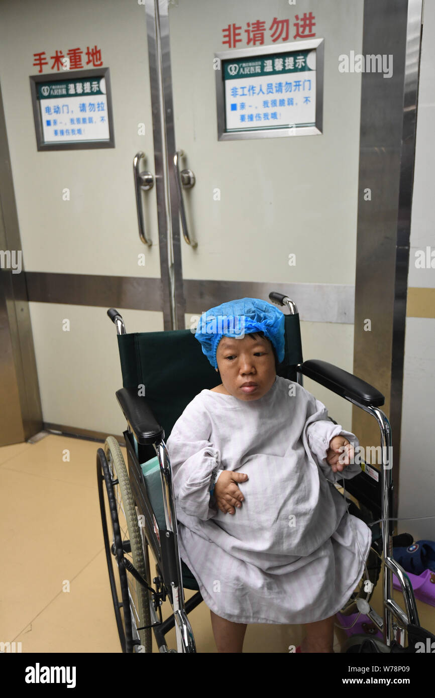 Chinese woman Wei Chunlan who is just a little over three feet tall ...