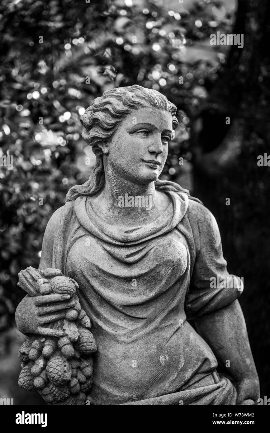 Marble statues in summer Black and White Stock Photos & Images - Alamy