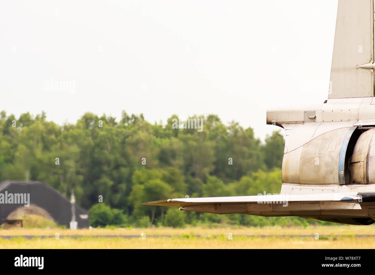 Jet engine of a fighter jet with hot air emissions, close-up Stock ...