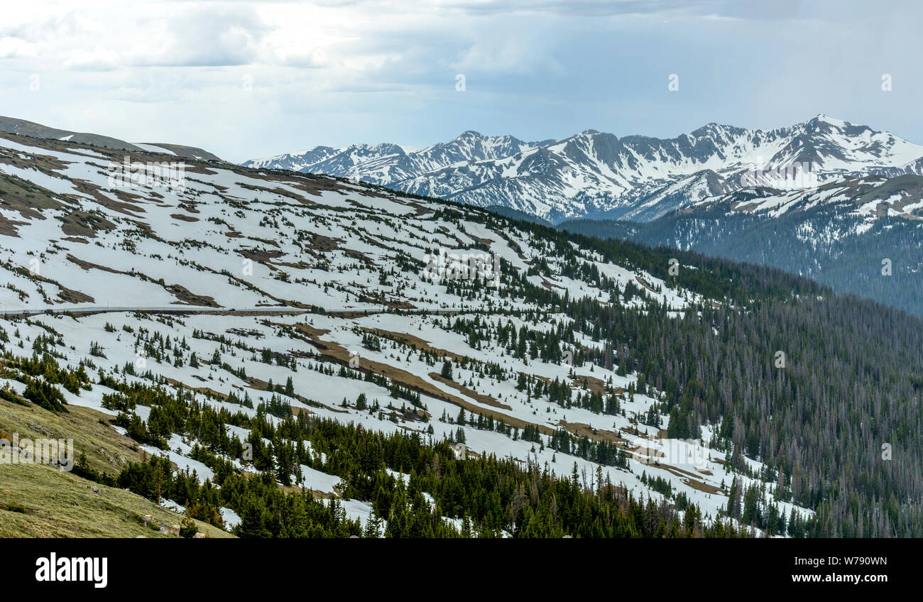 Ridge on the continental divide hi-res stock photography and images - Alamy