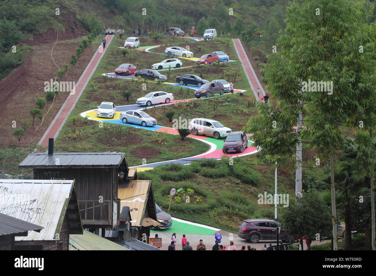 S shaped road hi-res stock photography and images - Alamy