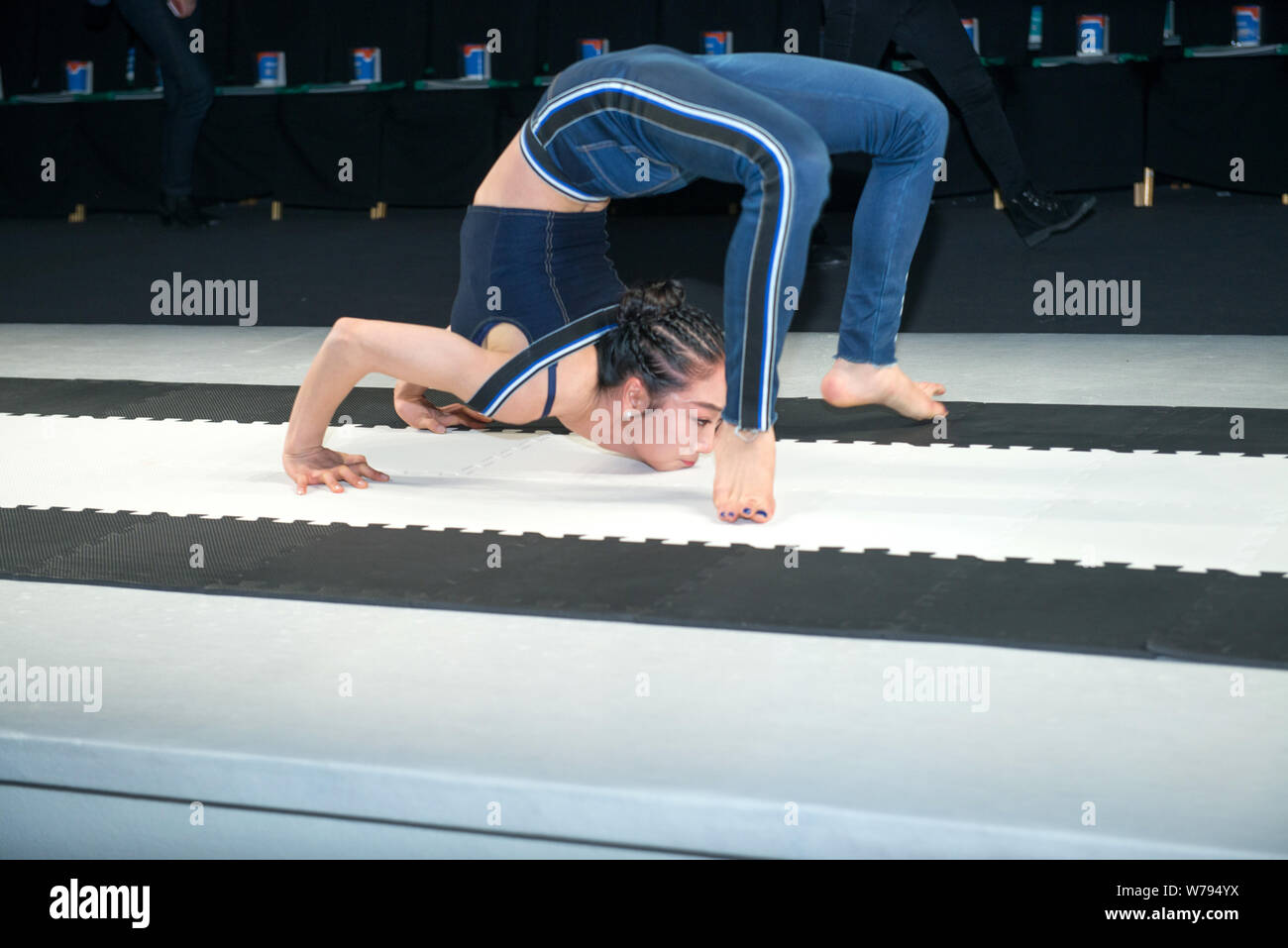 Contortionist performs hi-res stock photography and images - Alamy