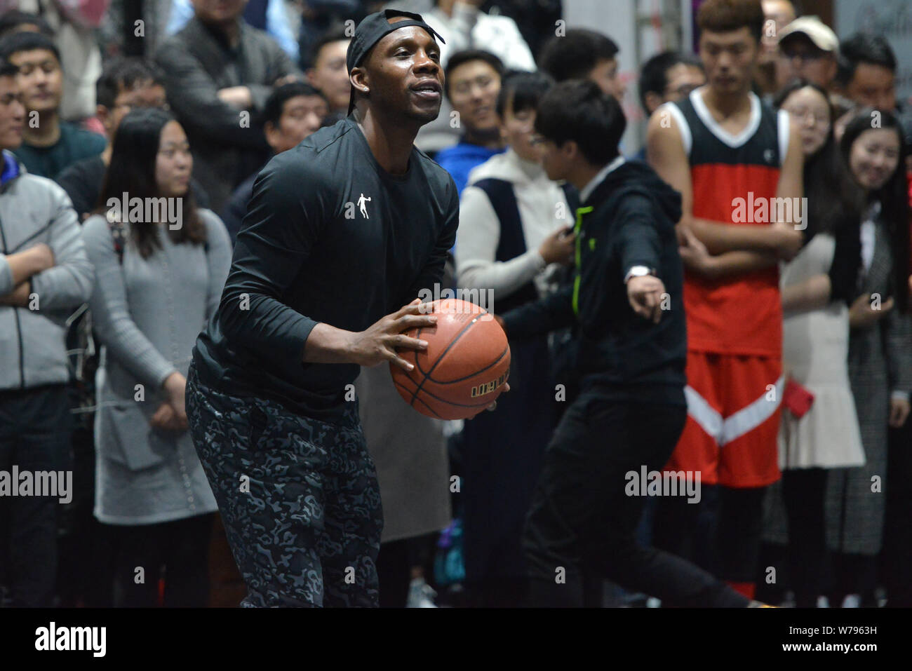 American basketball player Lester Hudson of Liaoning Flying Leopards ...