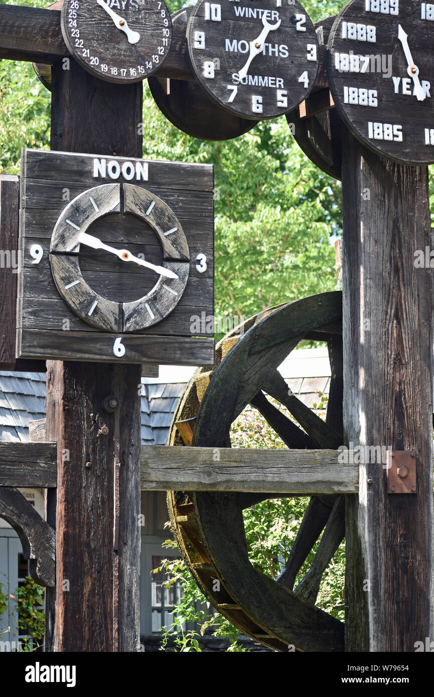 Old time woodworker hi-res stock photography and images - Alamy