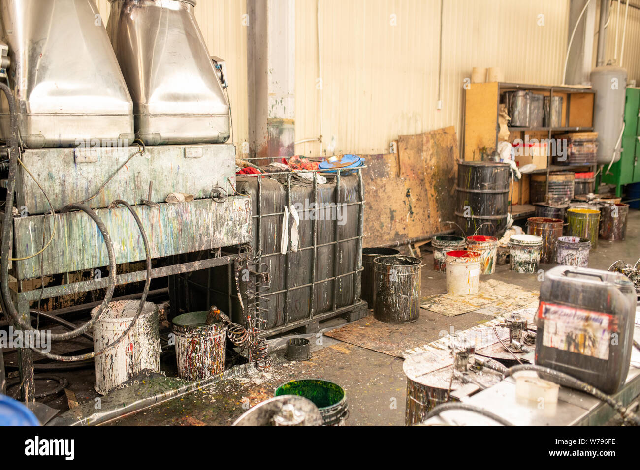 Paint bucket recycling hi-res stock photography and images - Alamy