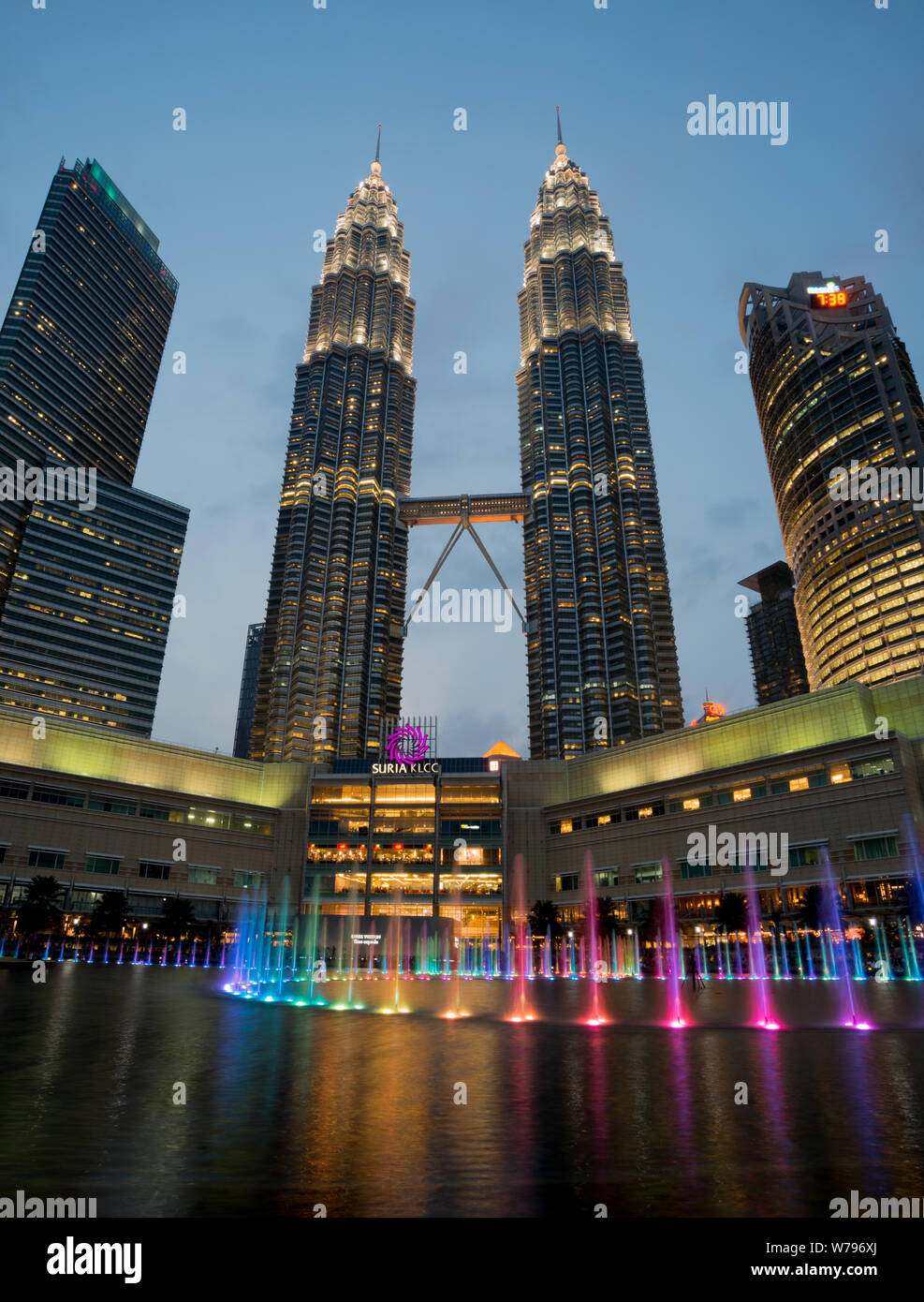Petronas towers construction hi-res stock photography and images - Alamy