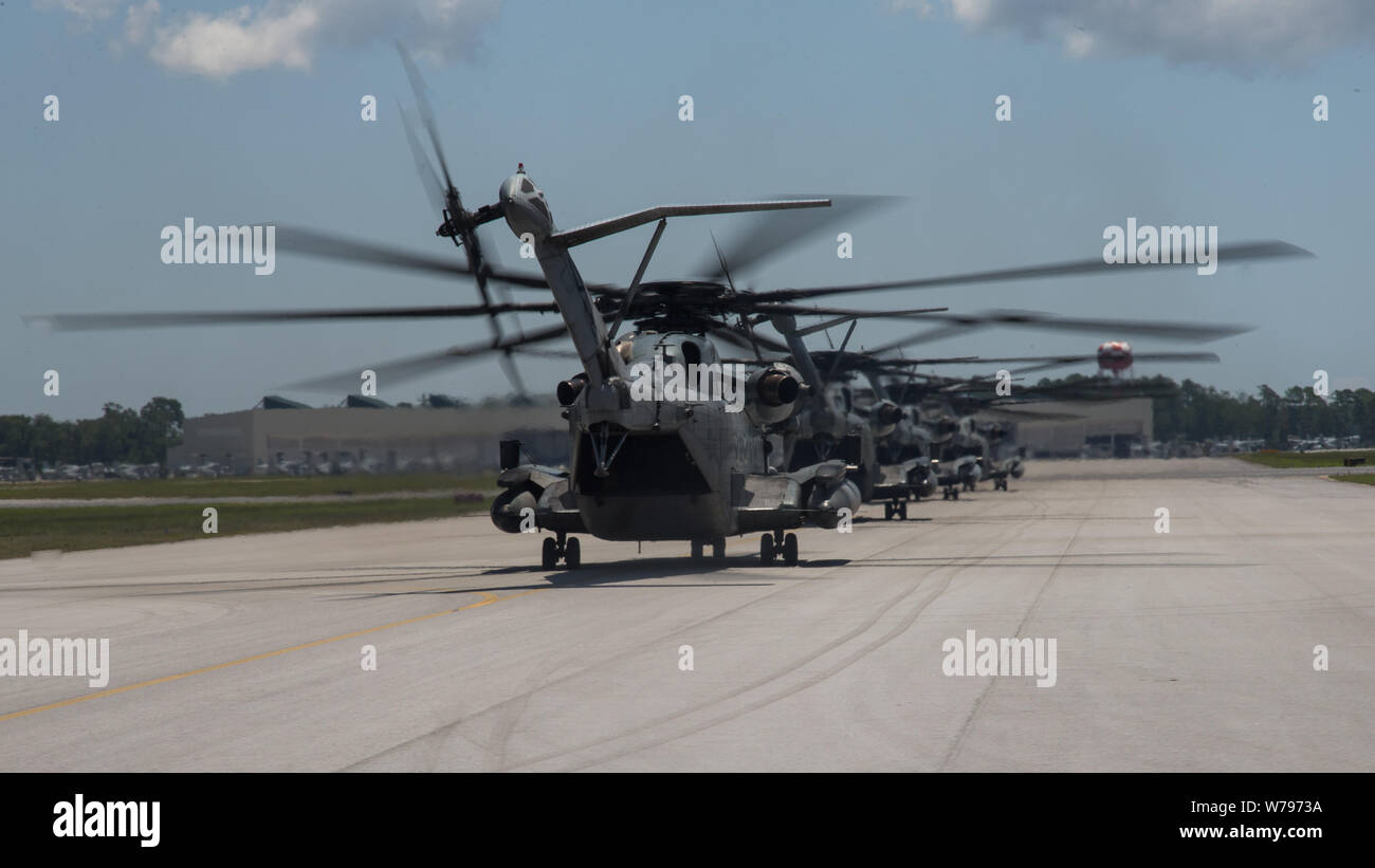U.S. Marine Corps CH-53E Super Stallions with Marine Heavy Helicopter ...