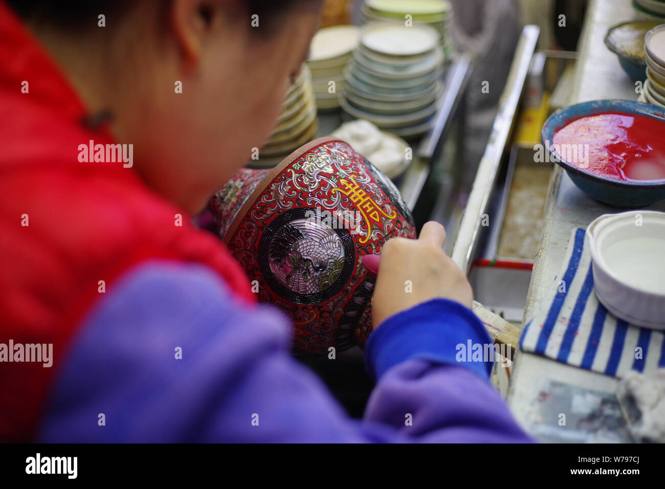 Worker in cloisonné factory hi-res stock photography and images - Alamy