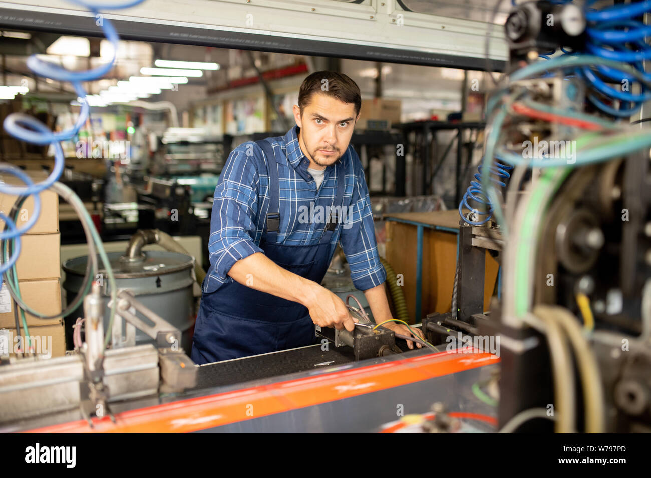 Mechanic plant hi-res stock photography and images - Alamy