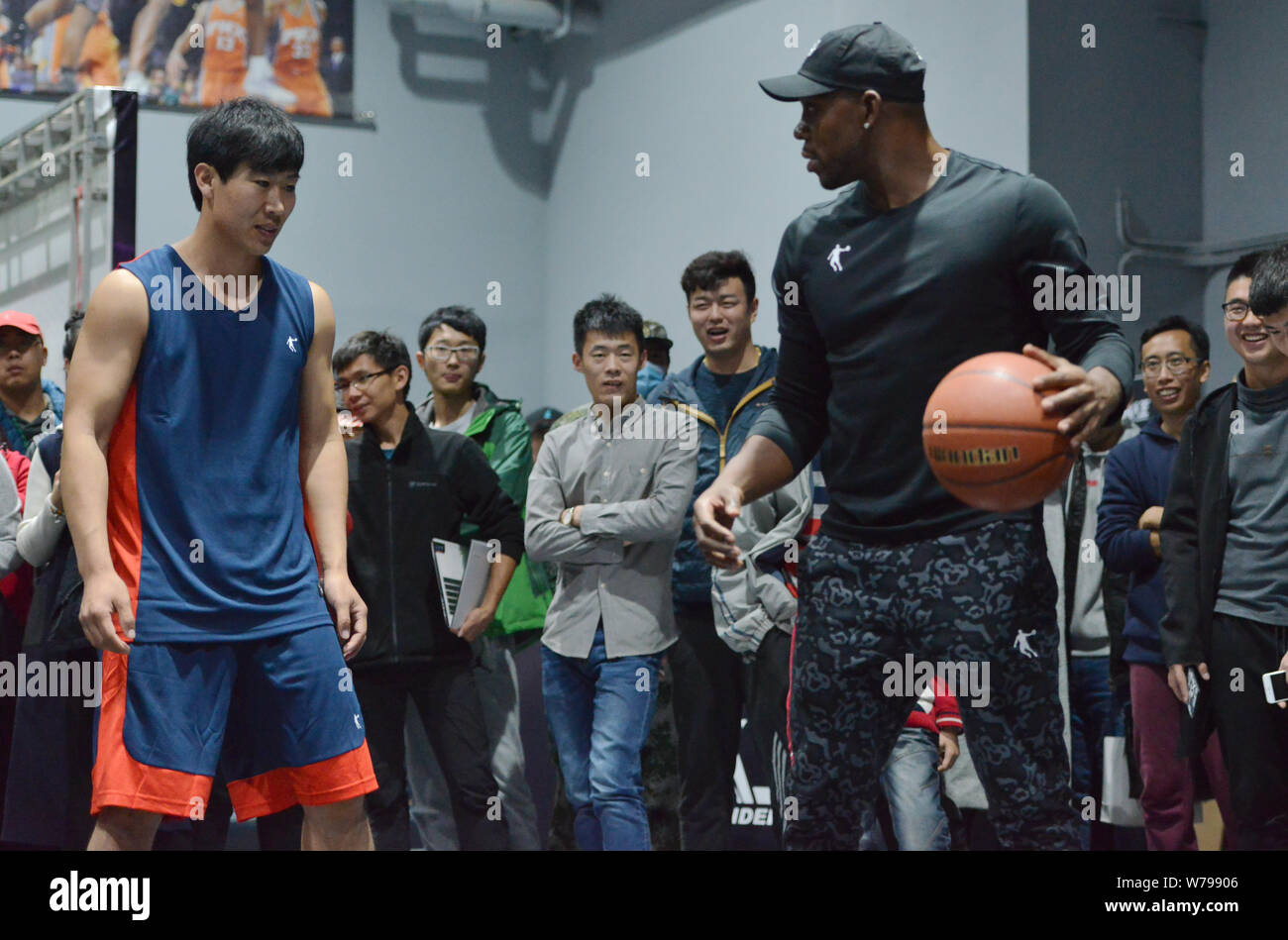 American basketball player Lester Hudson of Liaoning Flying Leopards ...