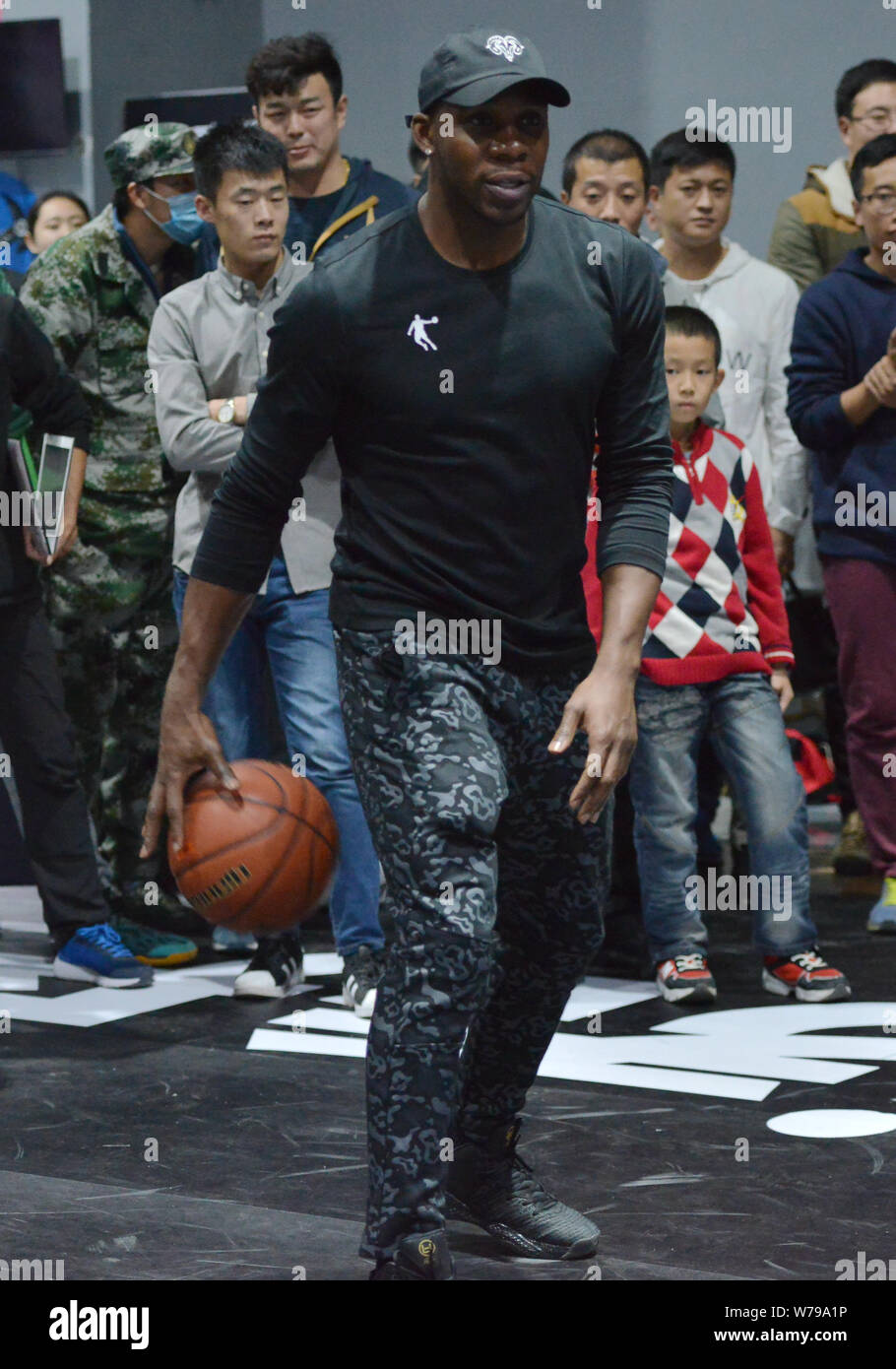American basketball player Lester Hudson of Liaoning Flying Leopards ...