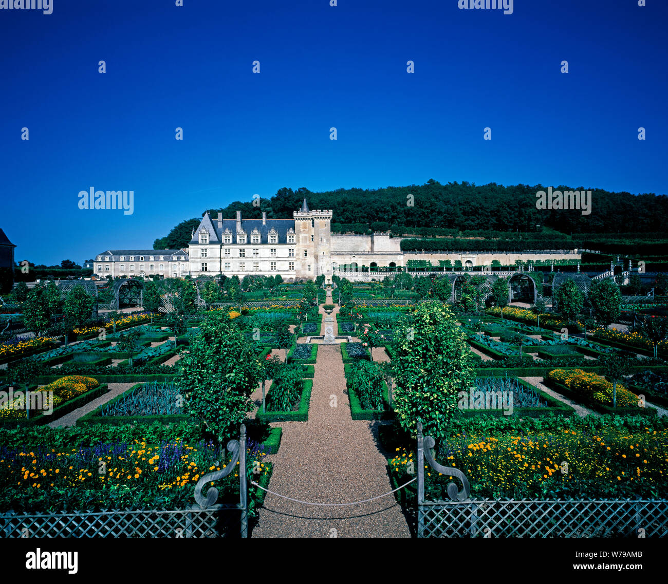 Chateau de Villandry and gardens Stock Photo - Alamy