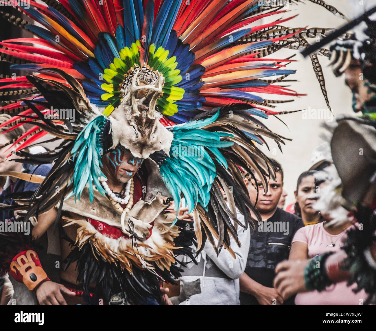 Prehispanic dancers mexico hi-res stock photography and images - Alamy