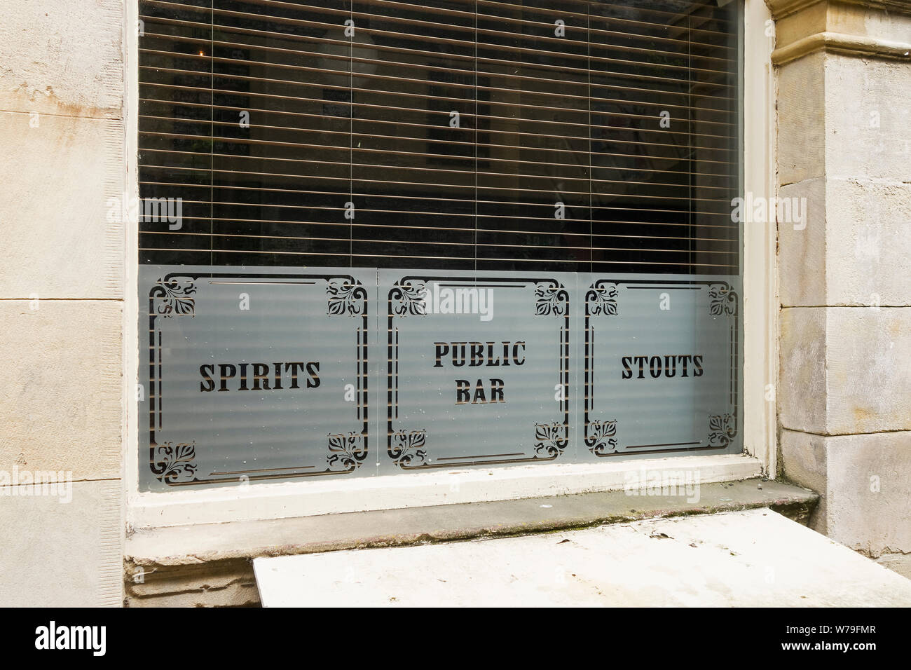 Public house window hi-res stock photography and images - Alamy