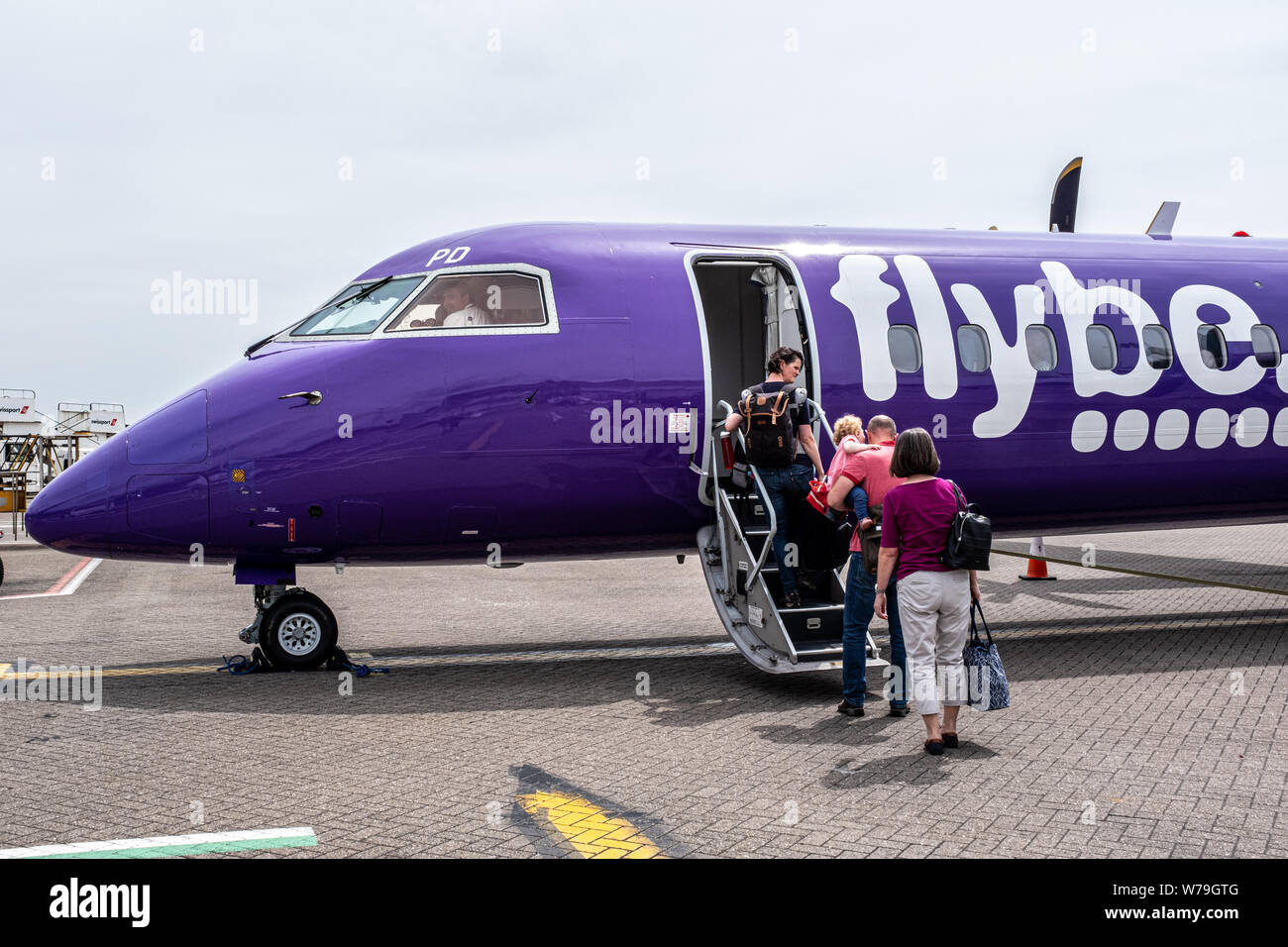 Logo de flybe hi-res stock photography and images - Alamy