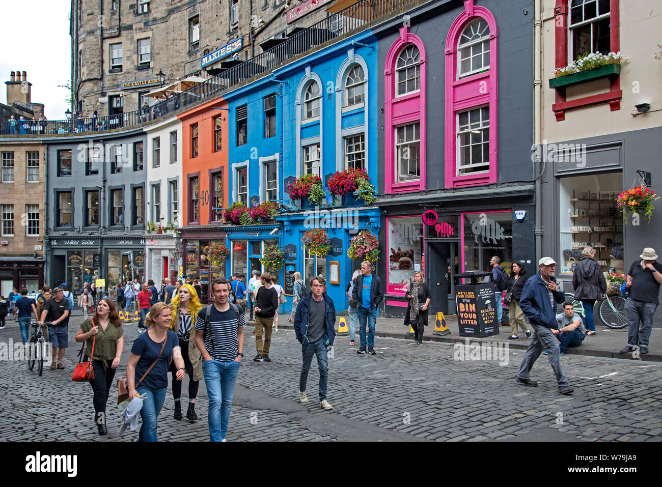 Victoria street scottish architecture hi-res stock photography and ...