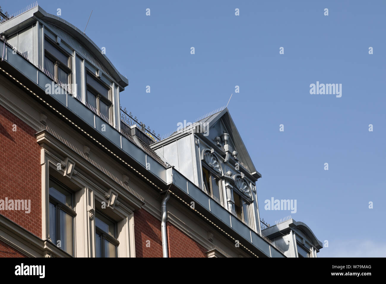 Roofing mansion roof tiles hi-res stock photography and images - Alamy