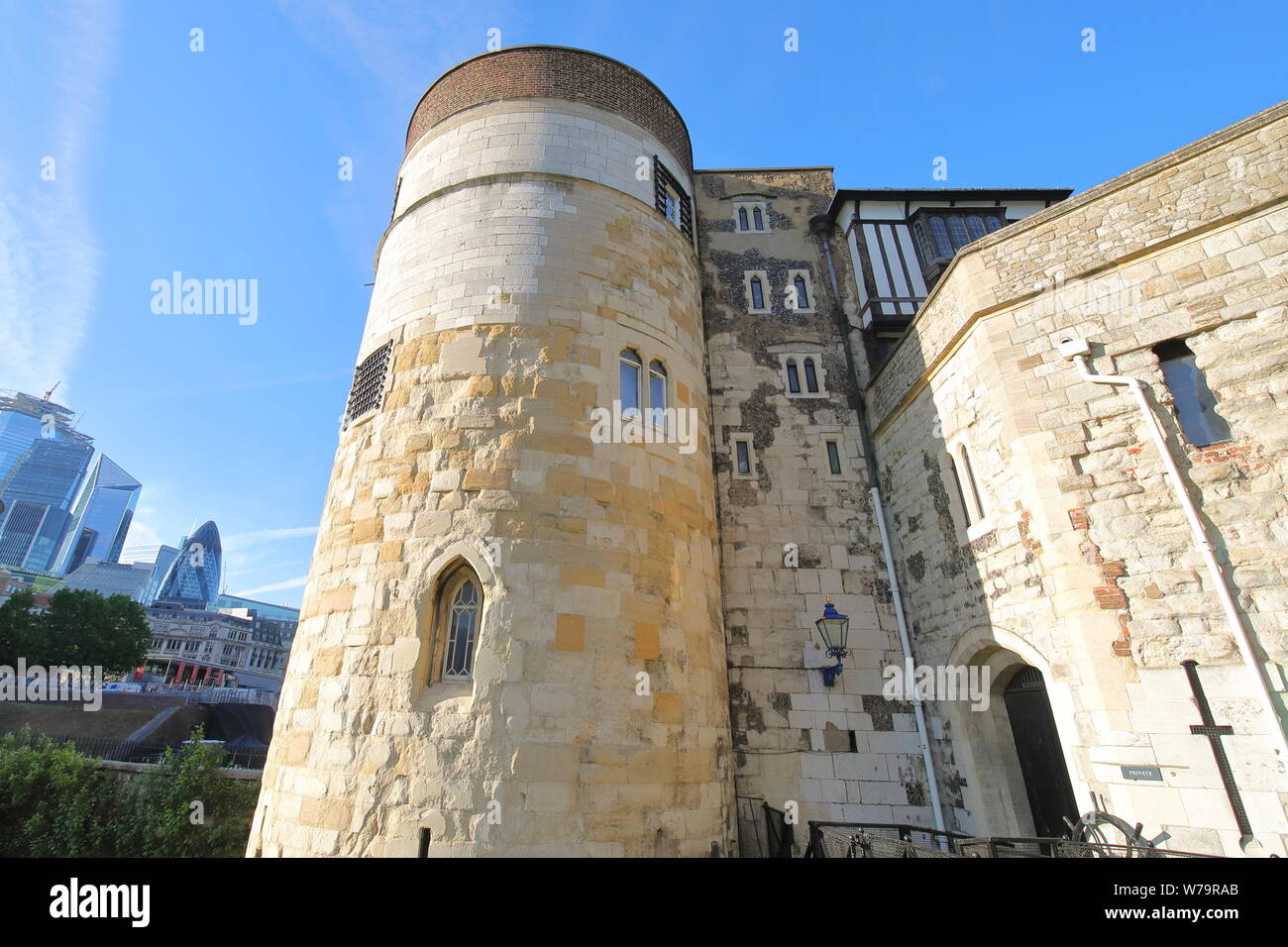 London old building hi-res stock photography and images - Alamy