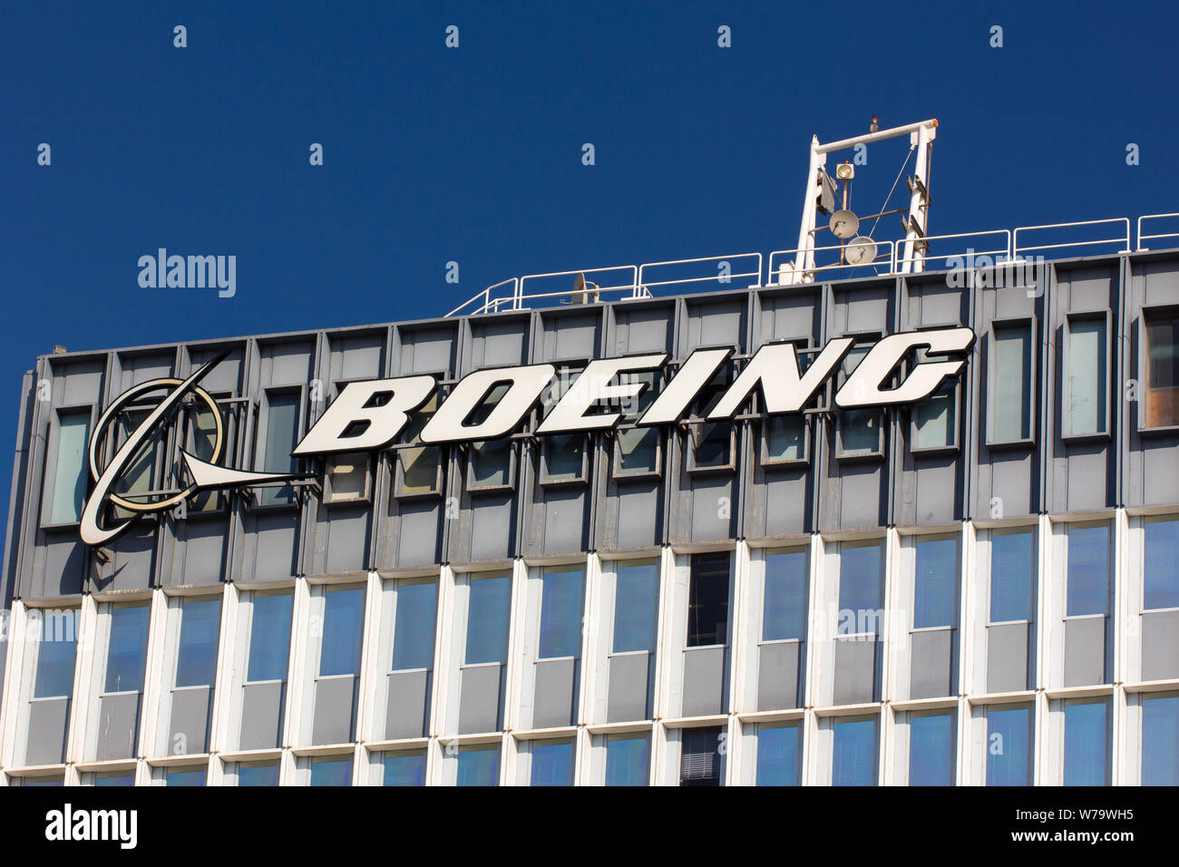 EL SEGUNDO, CA/USA - OCTOBER 13, 2014: Boeing manufactuing facility ...