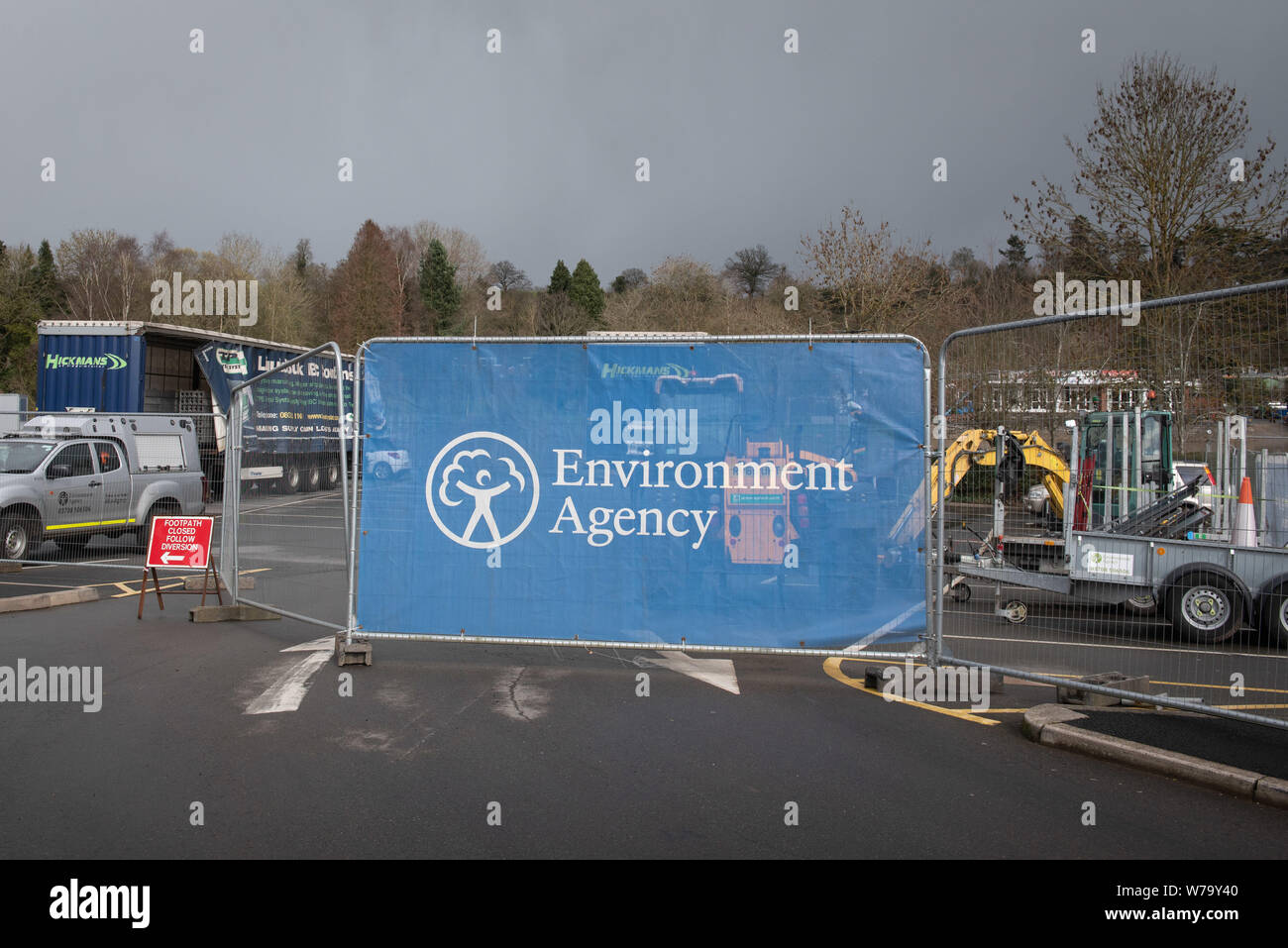 A swollen River Severn flows through the Worcestershire town of Bewdley ...