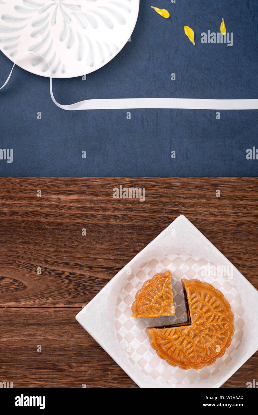 Creative Moon cake Mooncake design inspiration, enjoy the moon in Mid ...