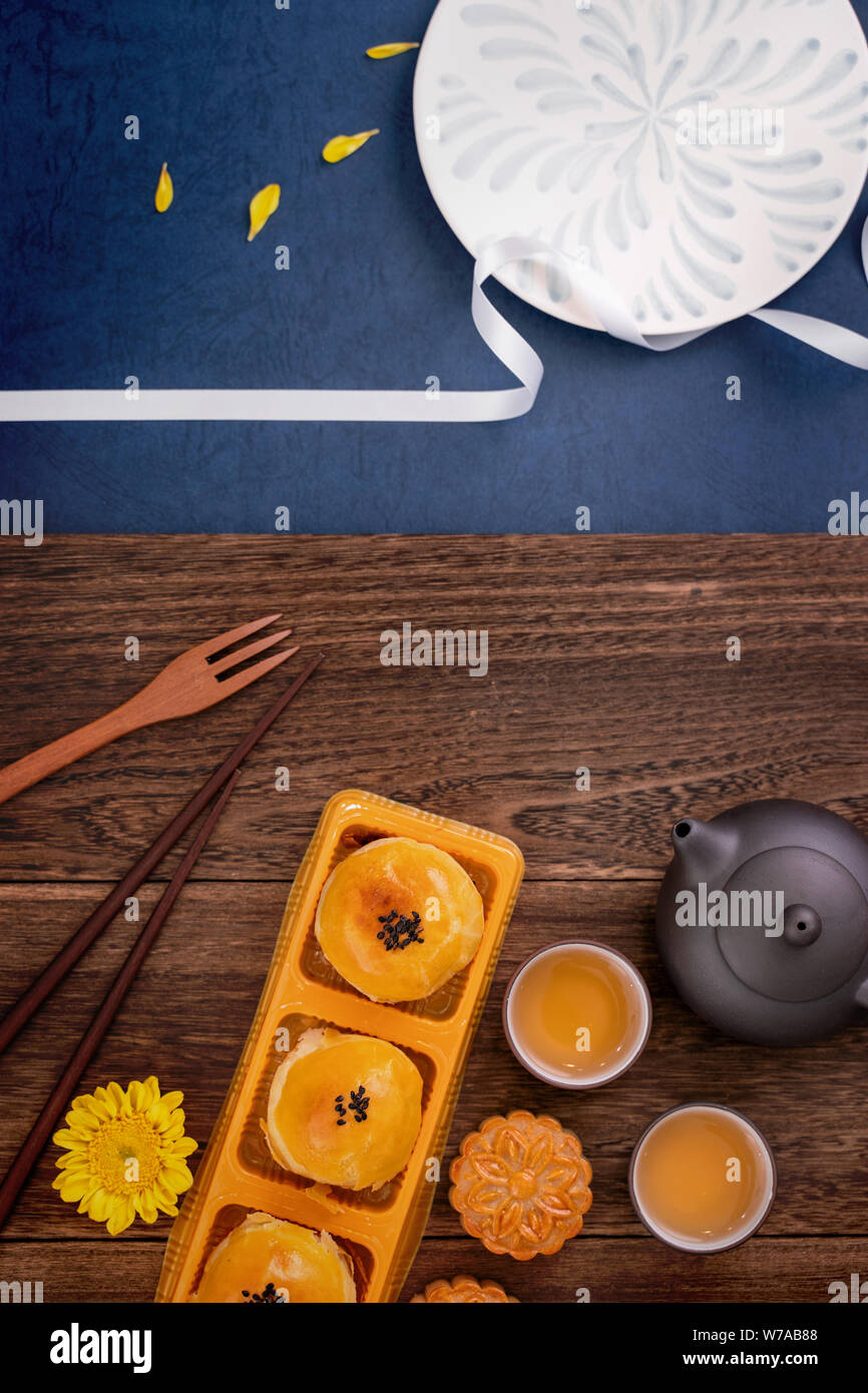 Creative Moon cake Mooncake design inspiration, enjoy the moon in Mid ...