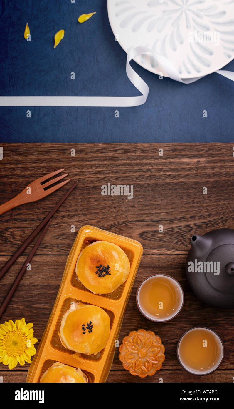 Creative Moon cake Mooncake design inspiration, enjoy the moon in Mid ...