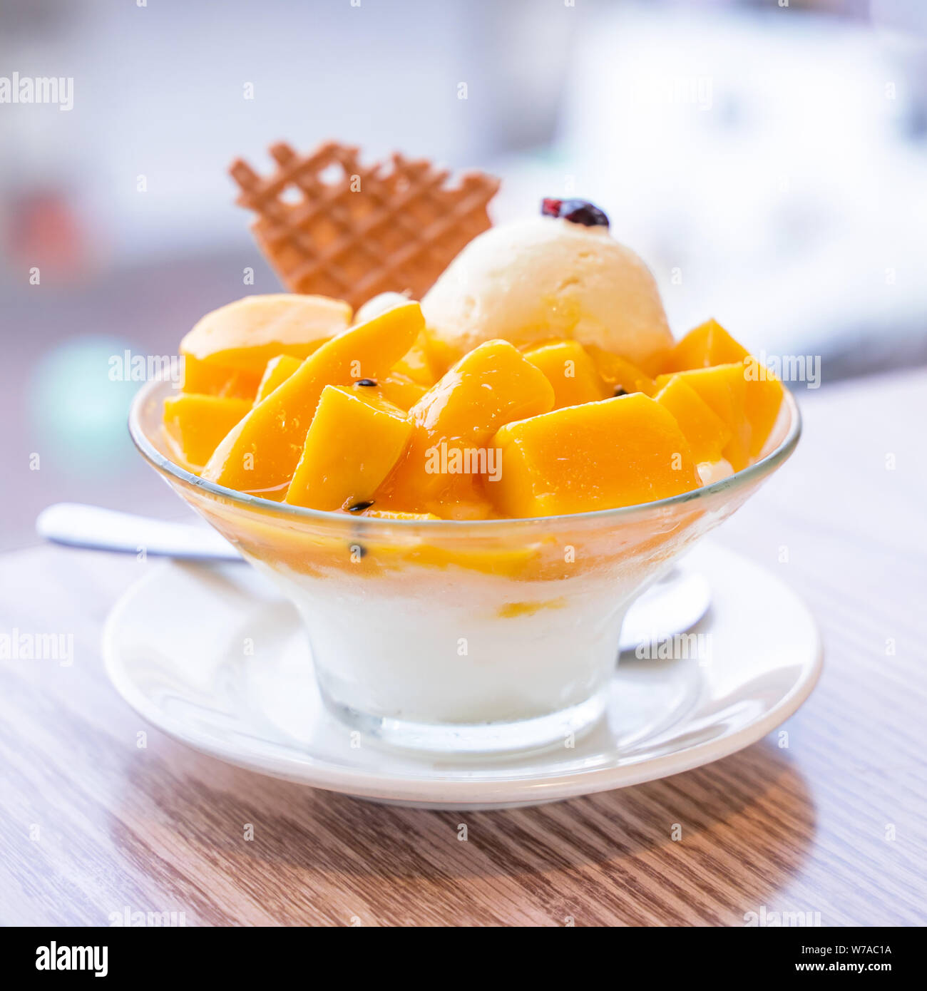 Mango shaved ice taiwan hi-res stock photography and images - Alamy