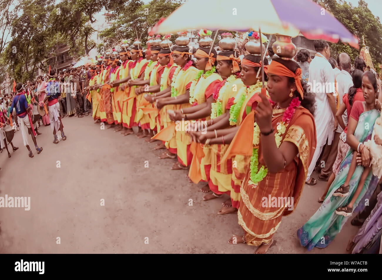 Santhal dance hi-res stock photography and images - Alamy