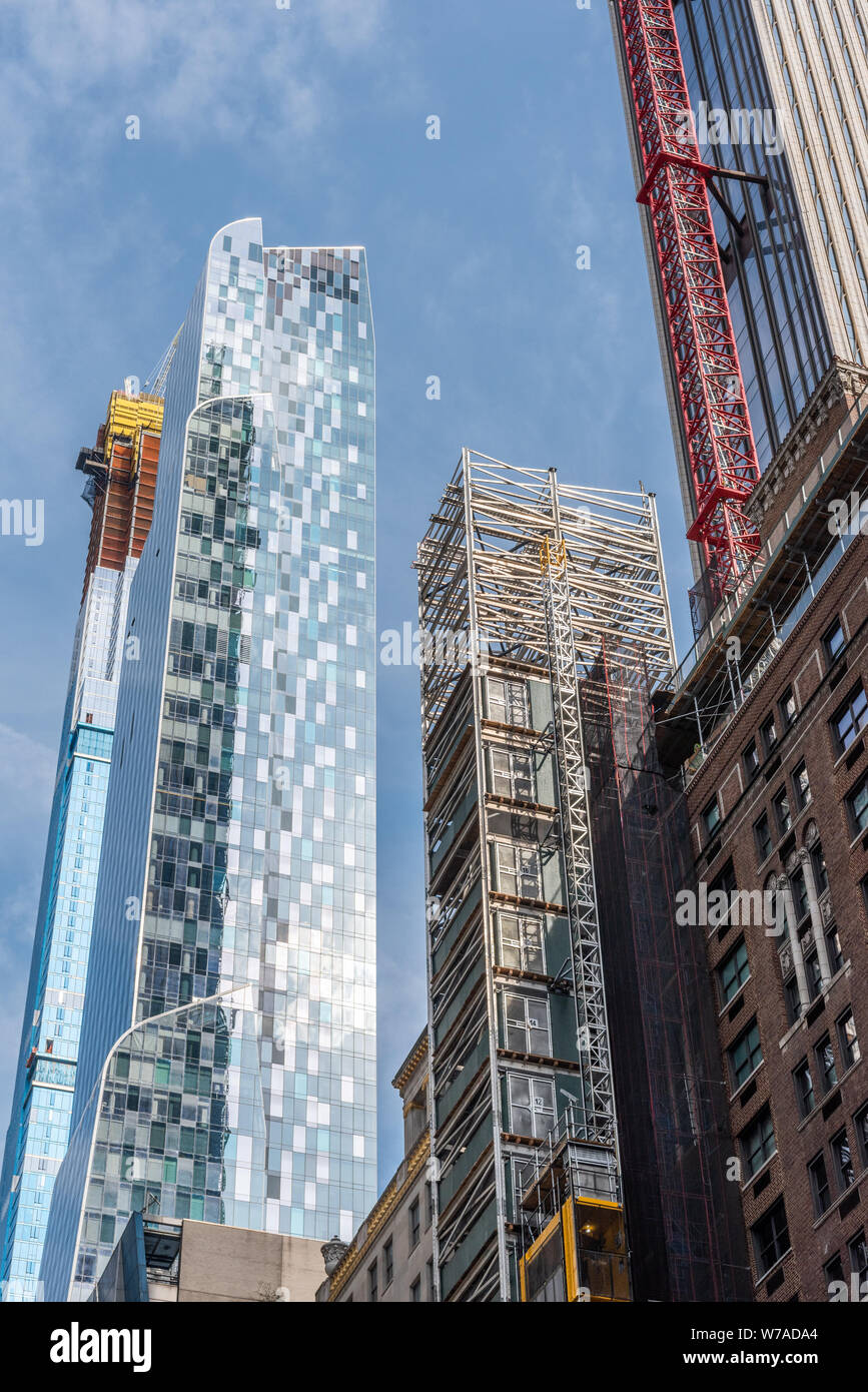 211 w 57th street hi-res stock photography and images - Alamy
