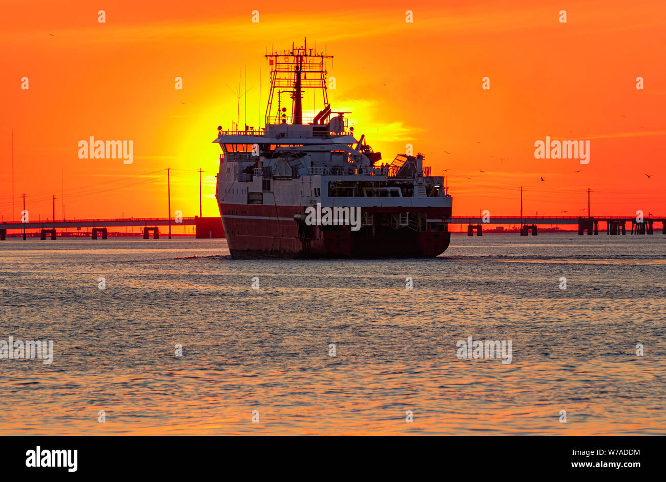Vessel and sunset hi-res stock photography and images - Alamy
