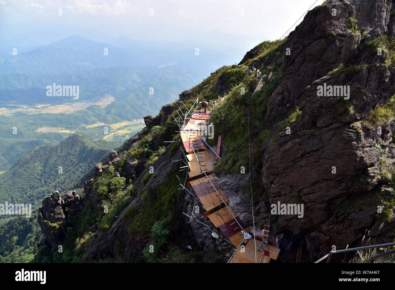 Glass plank road hi-res stock photography and images - Alamy