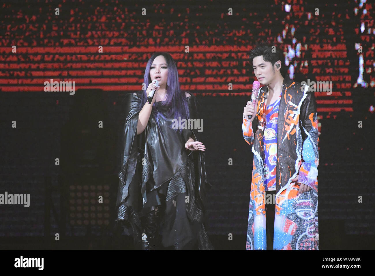 **TAIWAN OUT**Taiwanese singers Jay Chou, right, and A-mei perform at ...