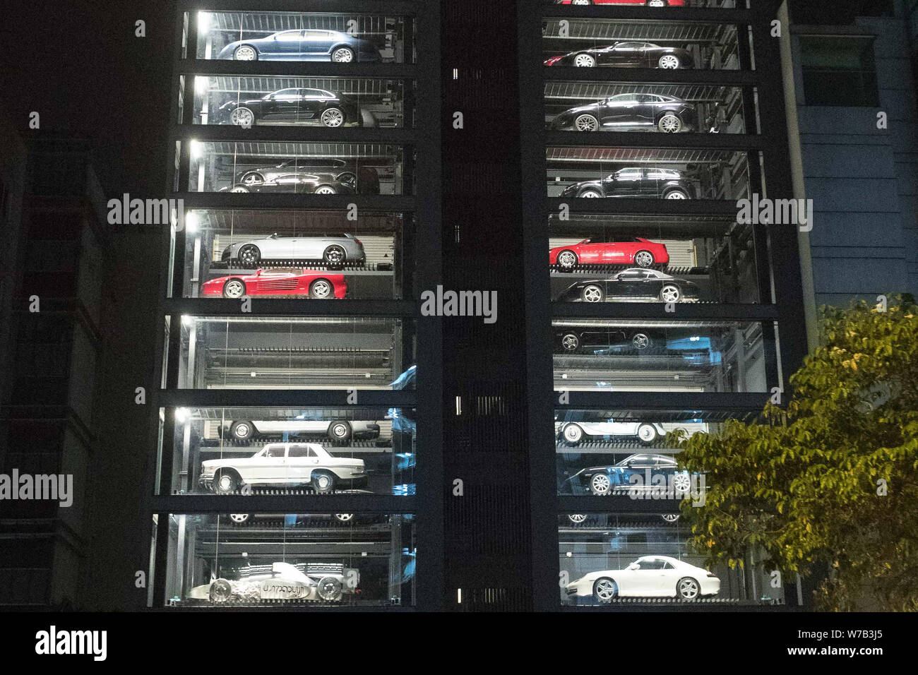 15 storey hi-res stock photography and images - Alamy