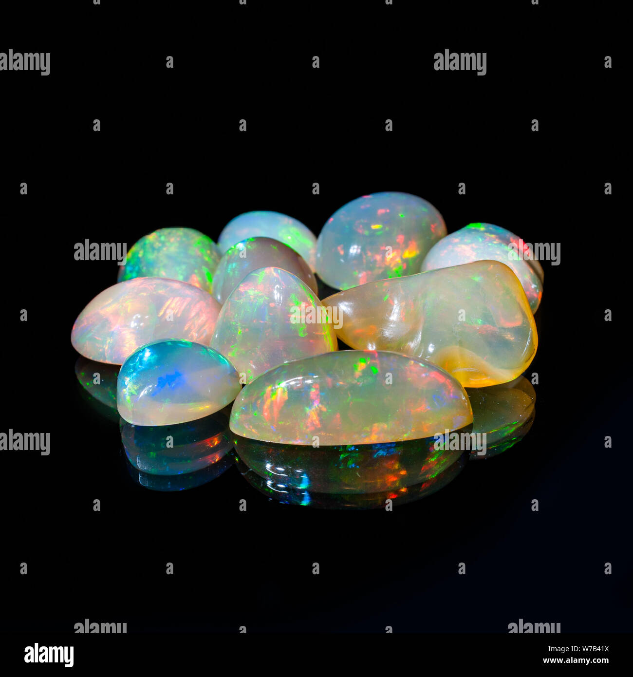 Black opal hi-res stock photography and images - Alamy