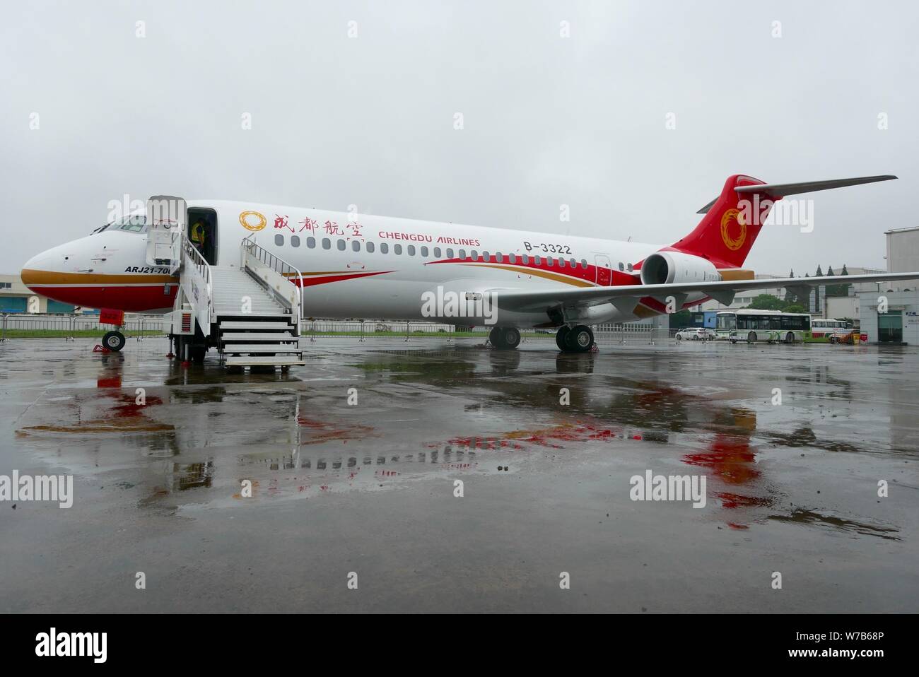 Arj21 hi-res stock photography and images - Alamy