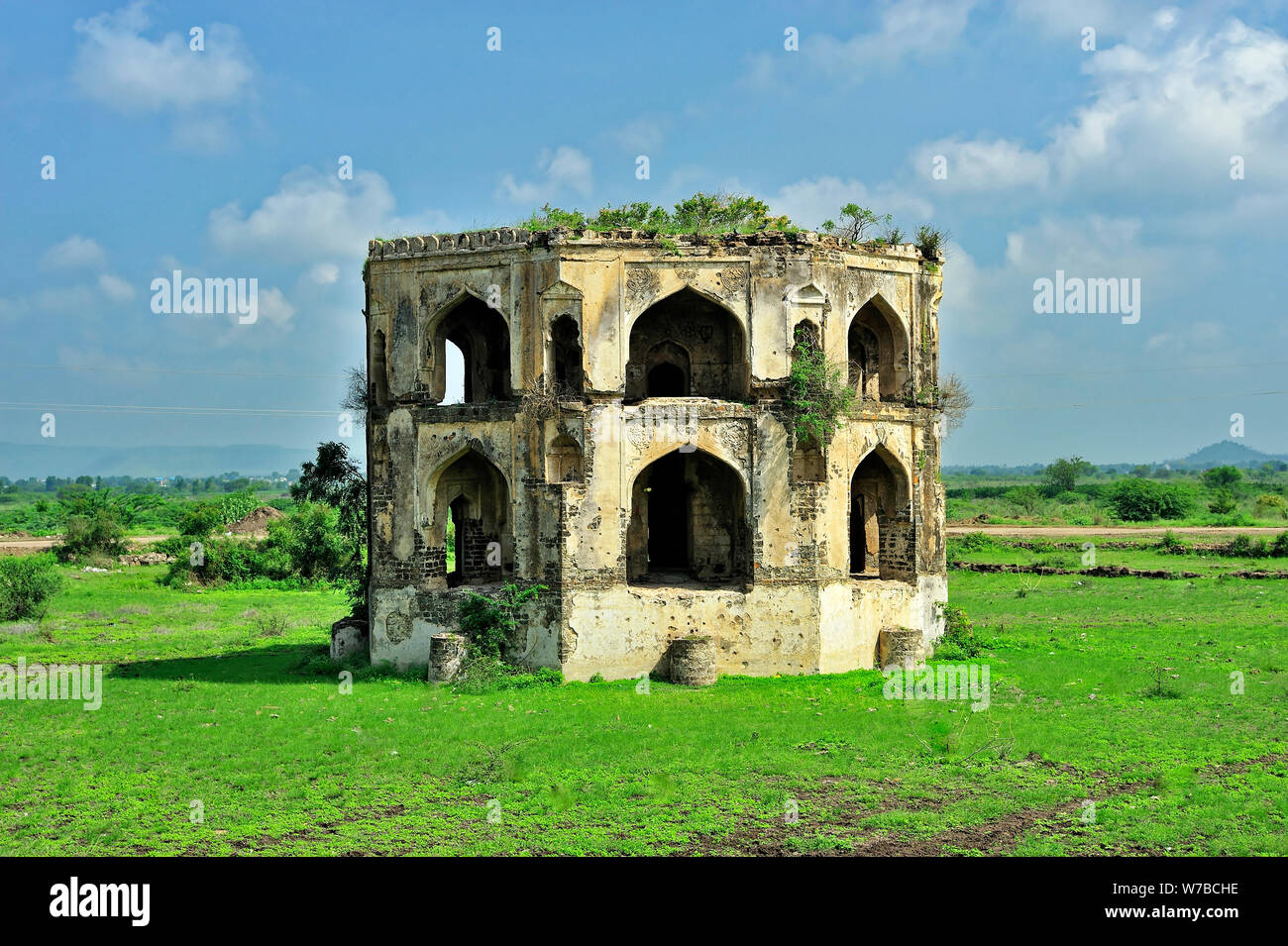 Ancient architecture Biist Baag Stock Photo - Alamy