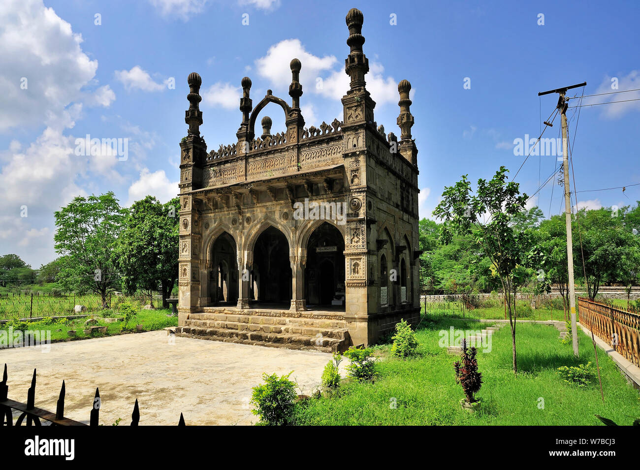 Delicate architecture Damdi Masjid Stock Photo - Alamy