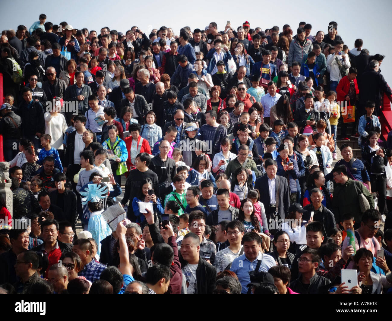 Qingming riverside landscape garden millennium hi-res stock photography ...