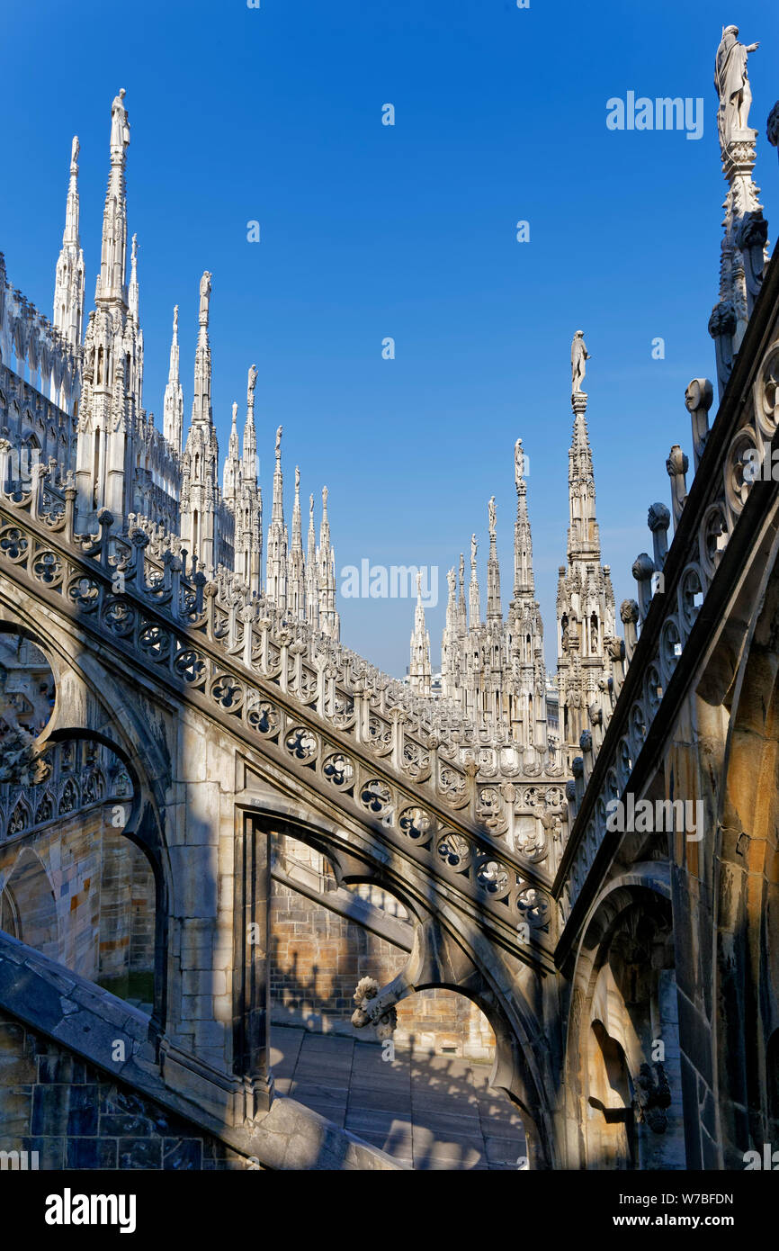 Duomo flying buttress milan hi-res stock photography and images - Alamy