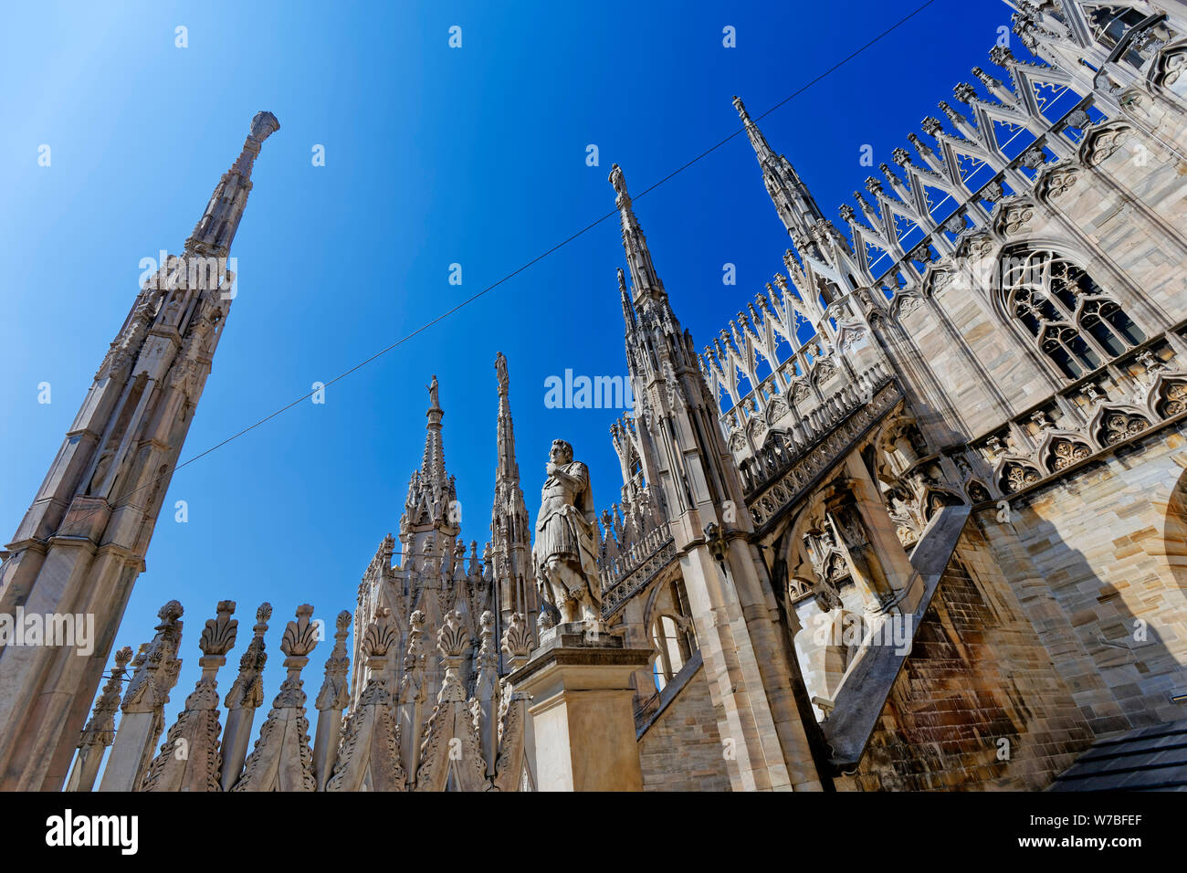 Duomo flying buttress milan hi-res stock photography and images - Alamy