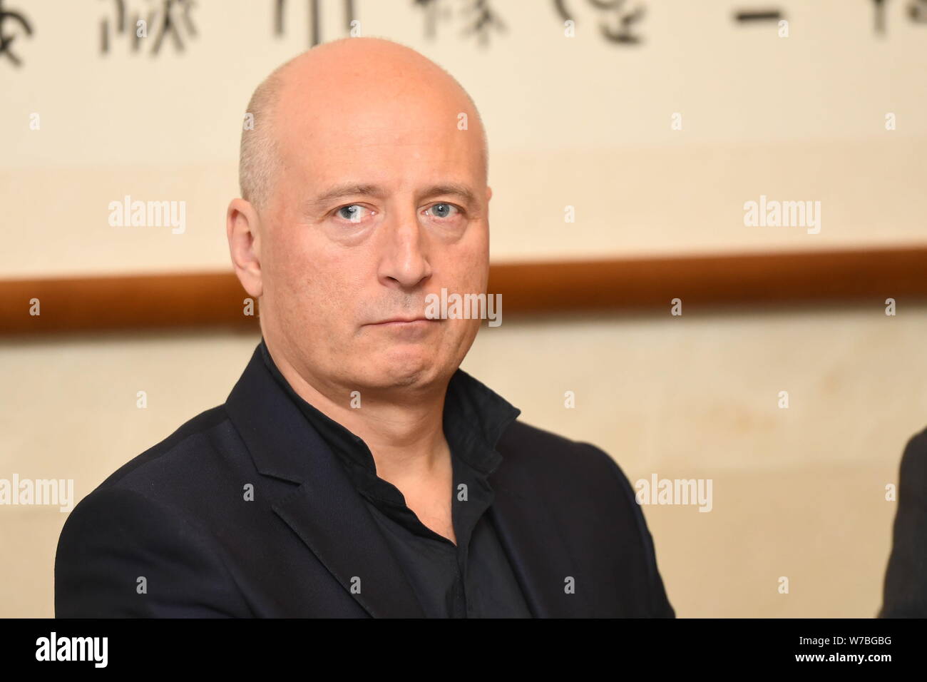 Paavo jarvi conductor hi-res stock photography and images - Alamy Paavo jarvi conductor hi-res stock photography and images - Alamy