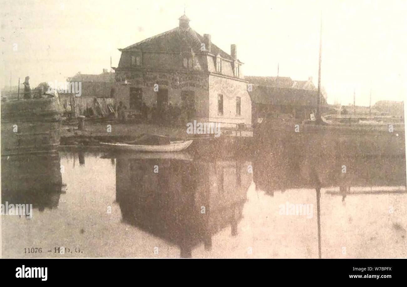 Roose hi-res stock photography and images - Alamy